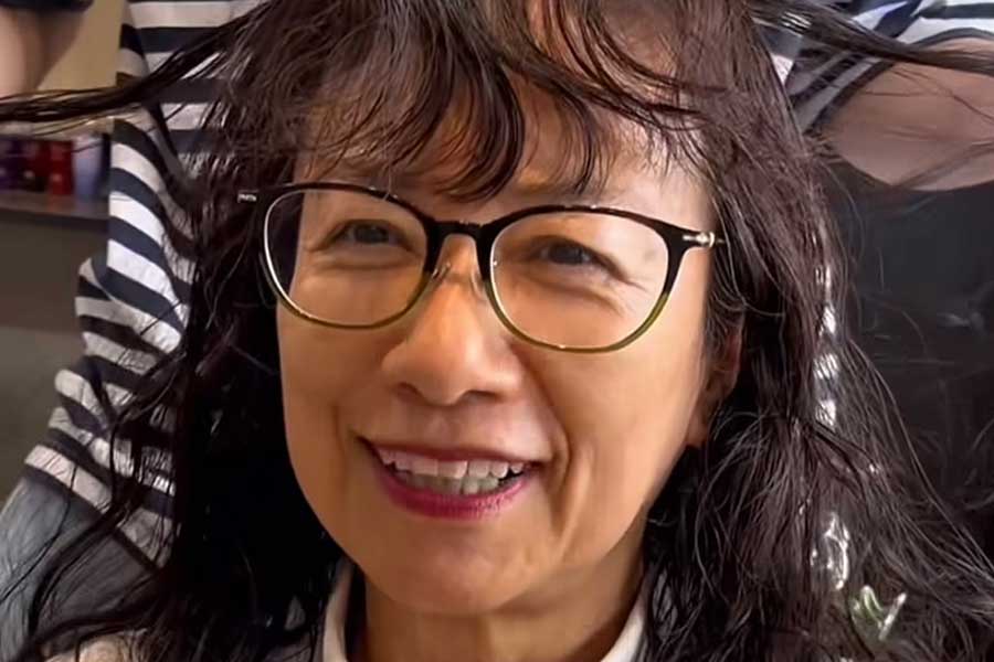 「癖毛を生かす」ヘアスタイルに悩む女性→憧れのストレートヘアに ロングヘアを大胆カット ビフォーアフターに称賛の声 | Hint-Pot - (3)